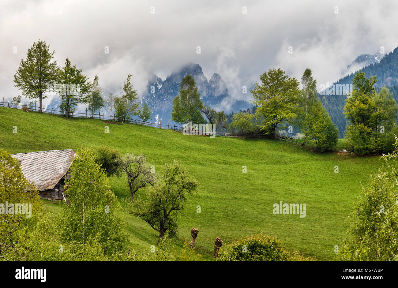 Farm house barn romania hi-res stock photography and images - Alamy