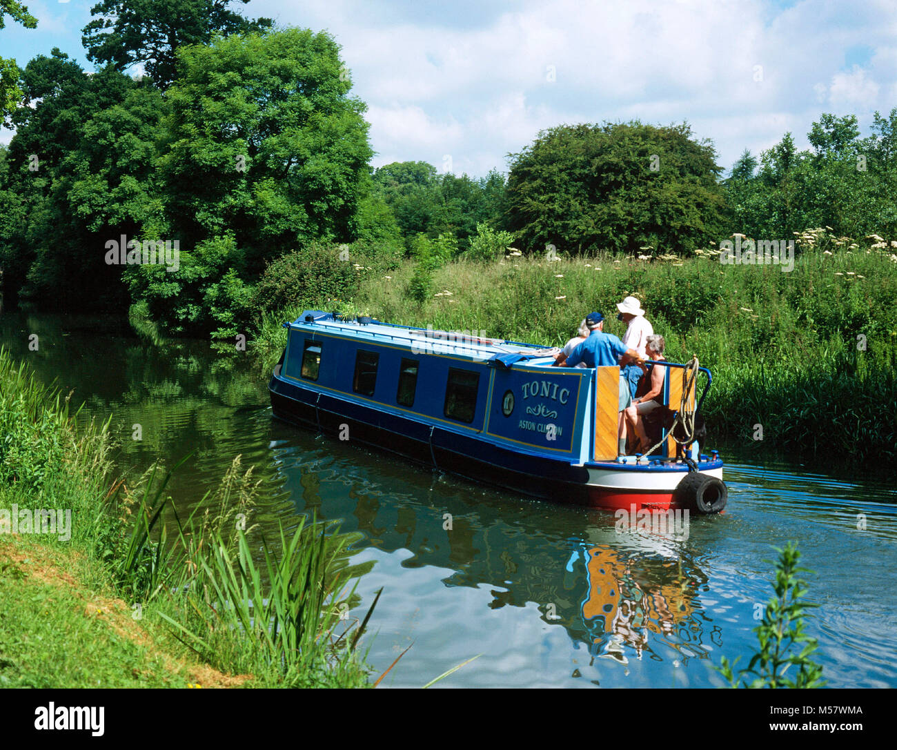 Summer canal narrowboat hi-res stock photography and images - Alamy