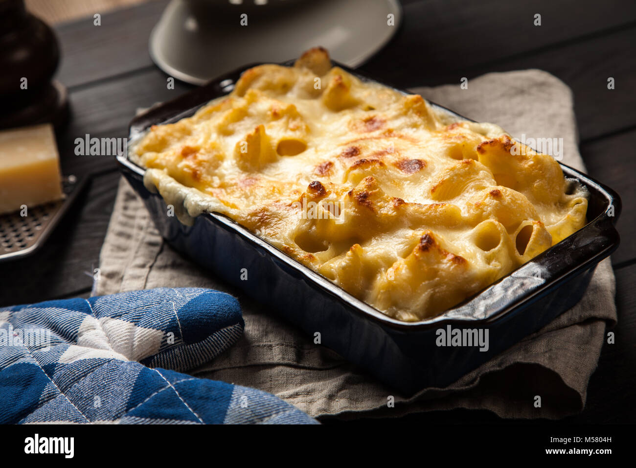 Oven baked macaroni and cheese Stock Photo - Alamy