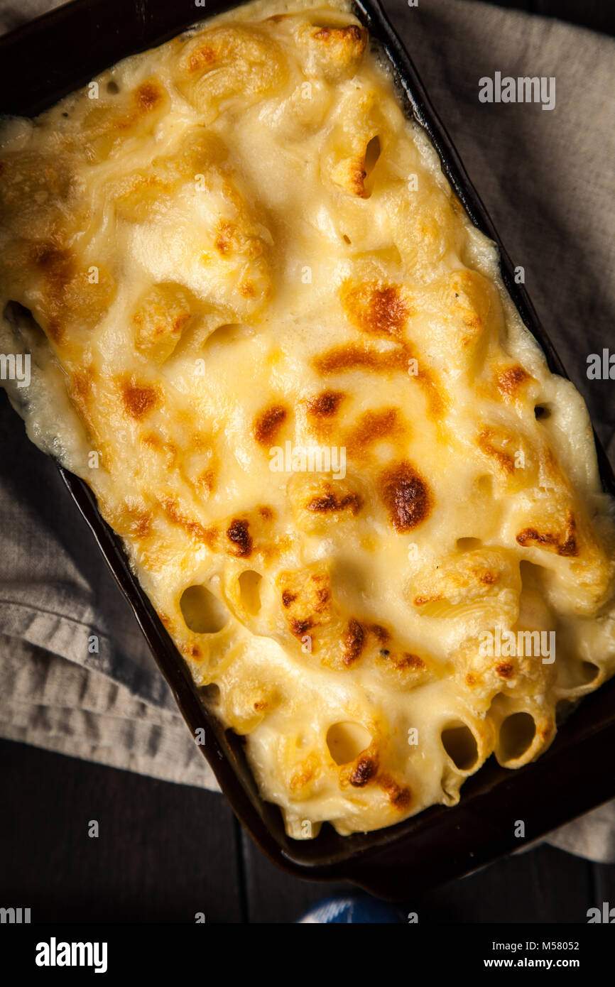 Oven baked macaroni and cheese Stock Photo - Alamy