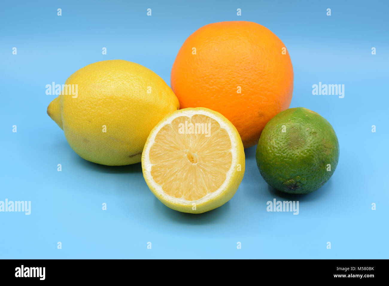 Round citrus hi-res stock photography and images - Alamy