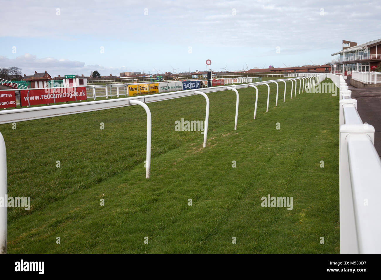 Uk horse racing finishing post hi-res stock photography and images - Alamy
