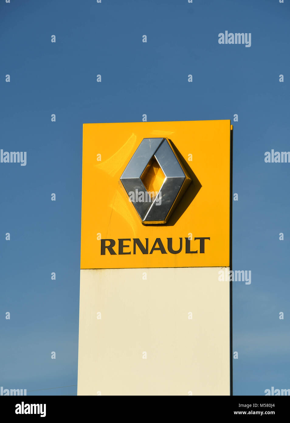 Renault symbol hi-res stock photography and images - Alamy