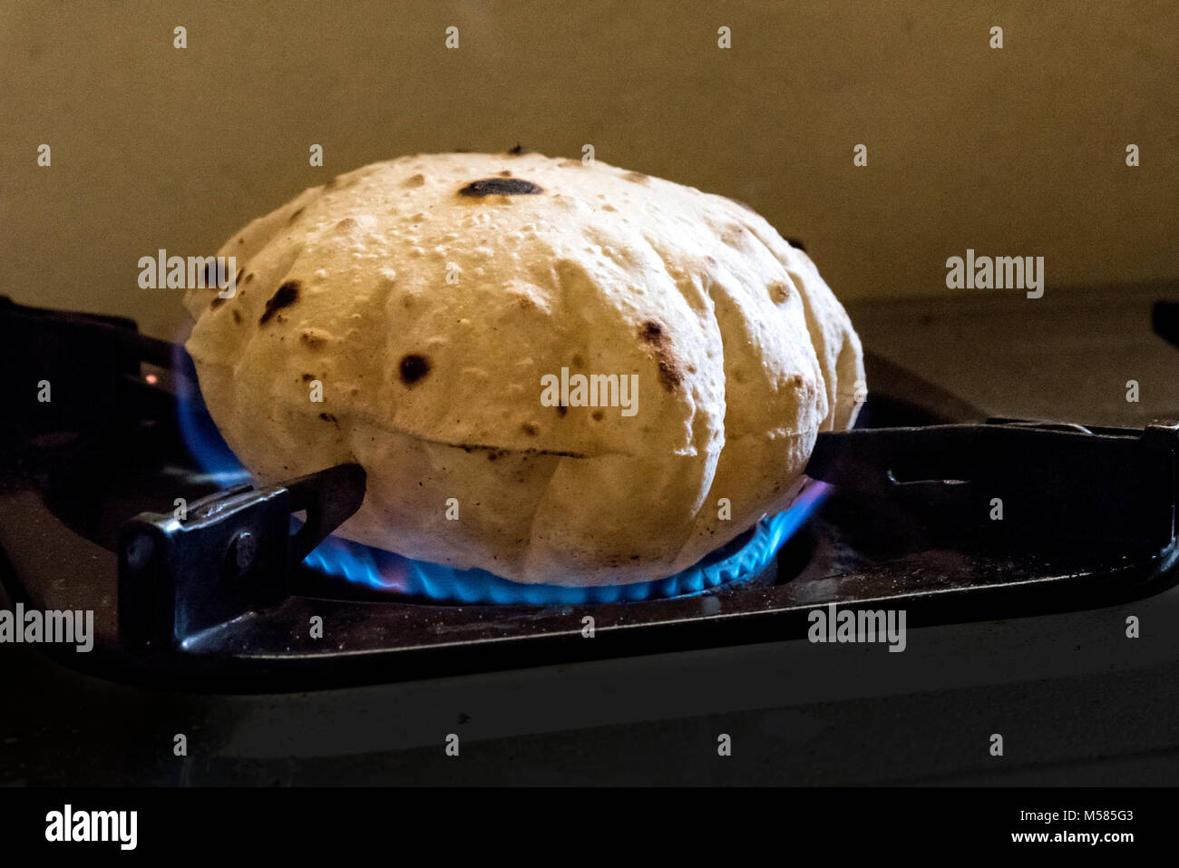 Indian Traditional Cuisine Chapati also Know as Roti, Fulka Indian ...