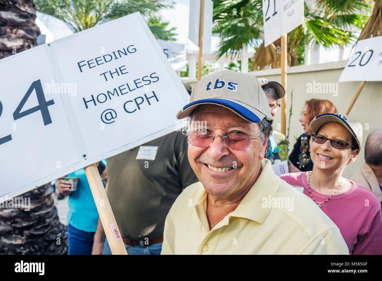 Synagogue jewish service people hi-res stock photography and images - Alamy