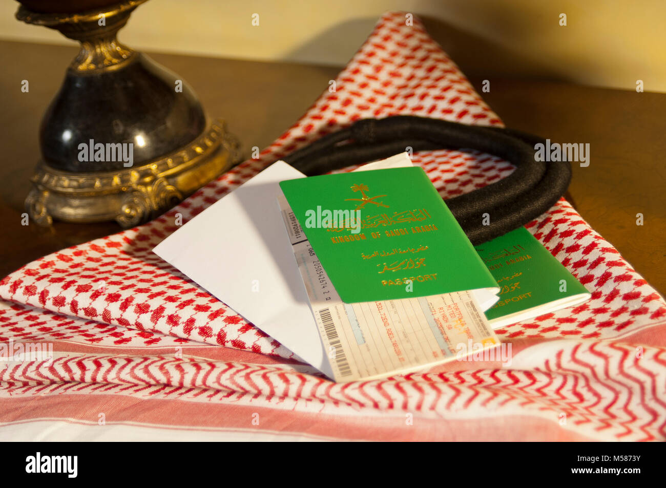 Saudi riyal bills hi-res stock photography and images - Alamy