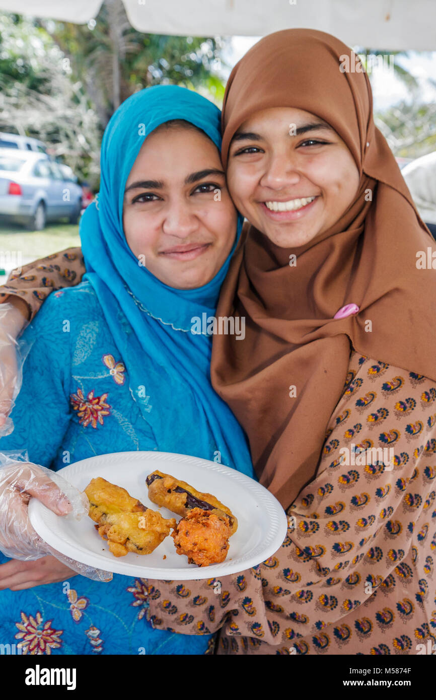 Bangladesh Muslim women ethnic food head scarf hijab tradition Stock ...