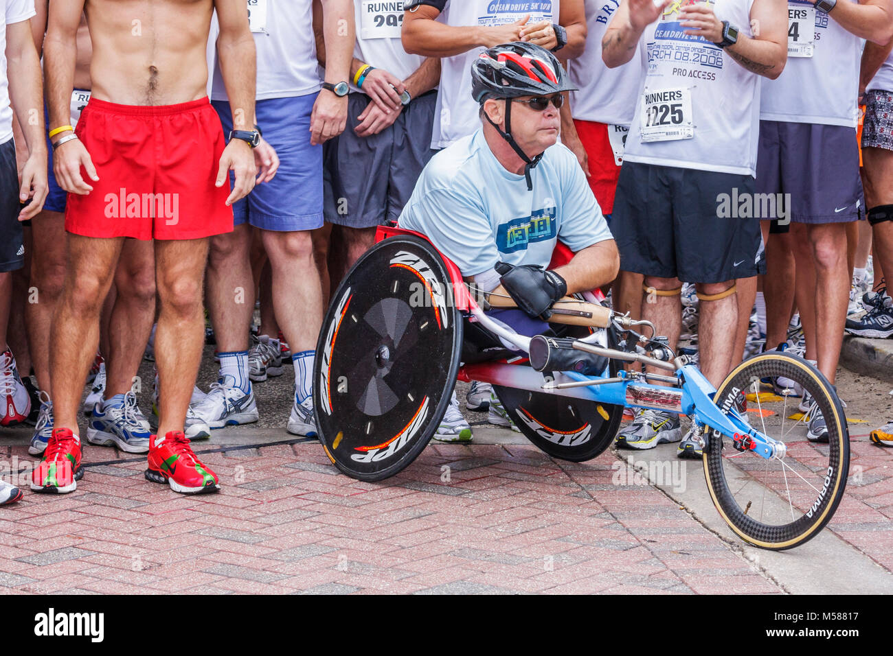 Amput hi-res stock photography and images - Alamy