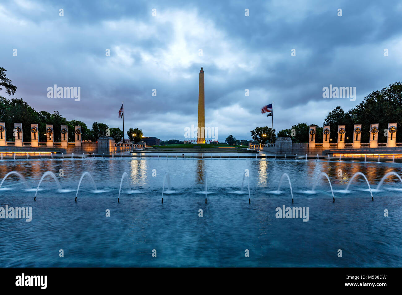 World War II Memorial and Washington Memorial, Washington, District of ...