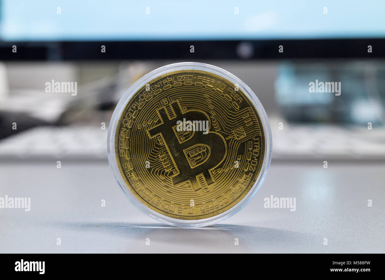 Bitcoin 3d golden sign hi-res stock photography and images - Alamy