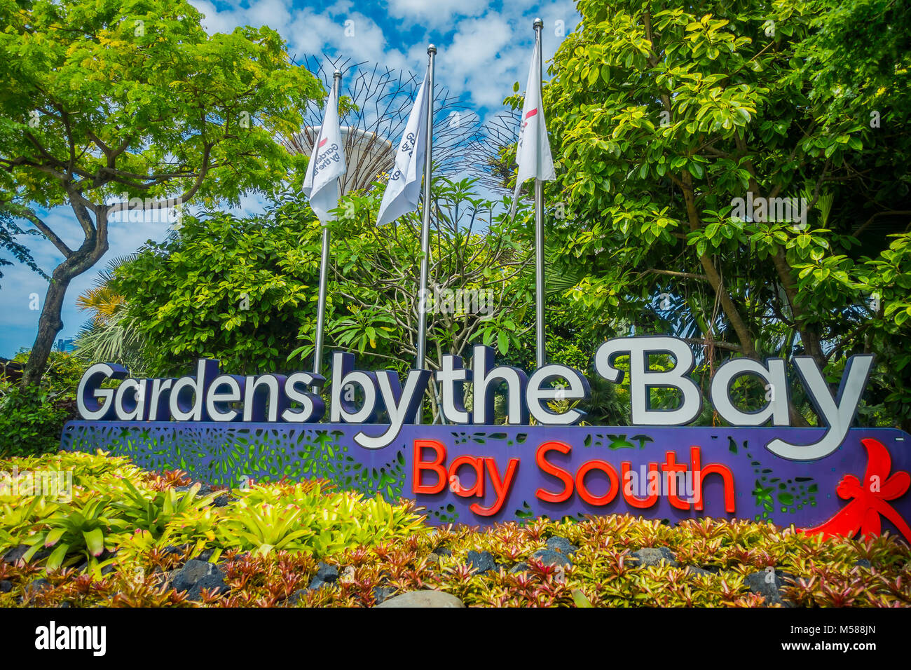 Bayfront mrt station hi-res stock photography and images - Alamy