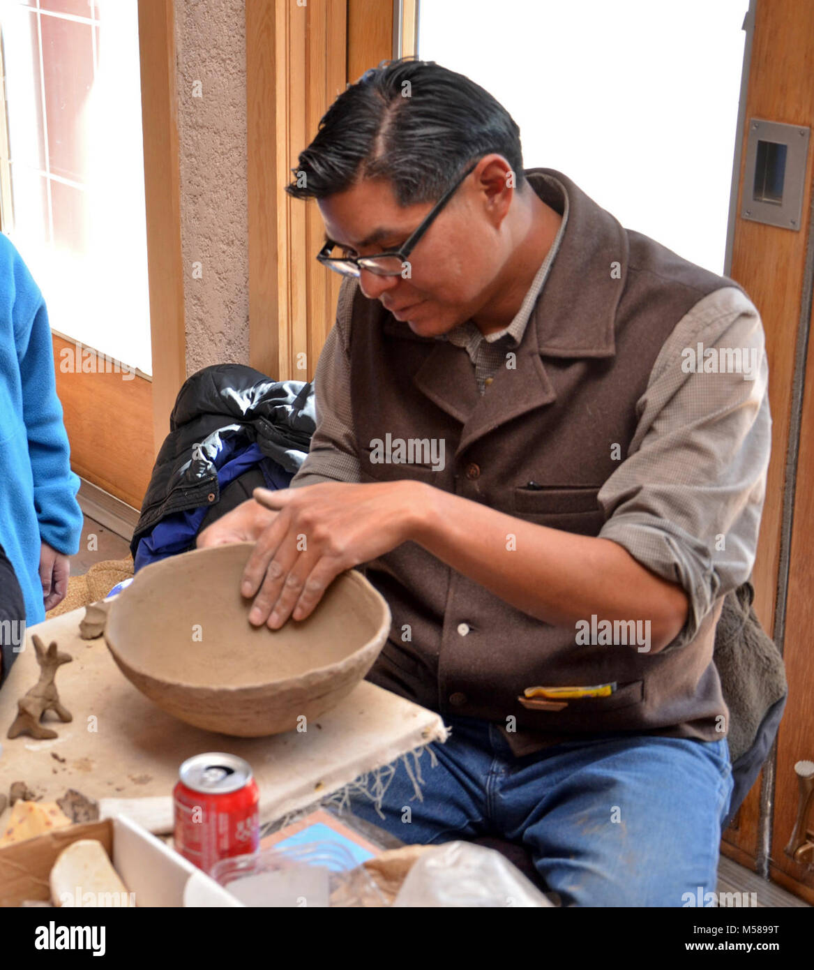 Grand Canyon Archaeology Day Making a Pot . Jason Nez, Archaeological ...