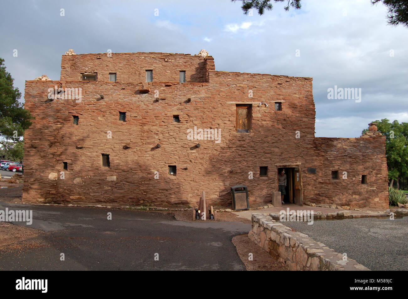 Grand Canyon Hopi House . Grand Canyon National Park's Hopi House (1905 ...