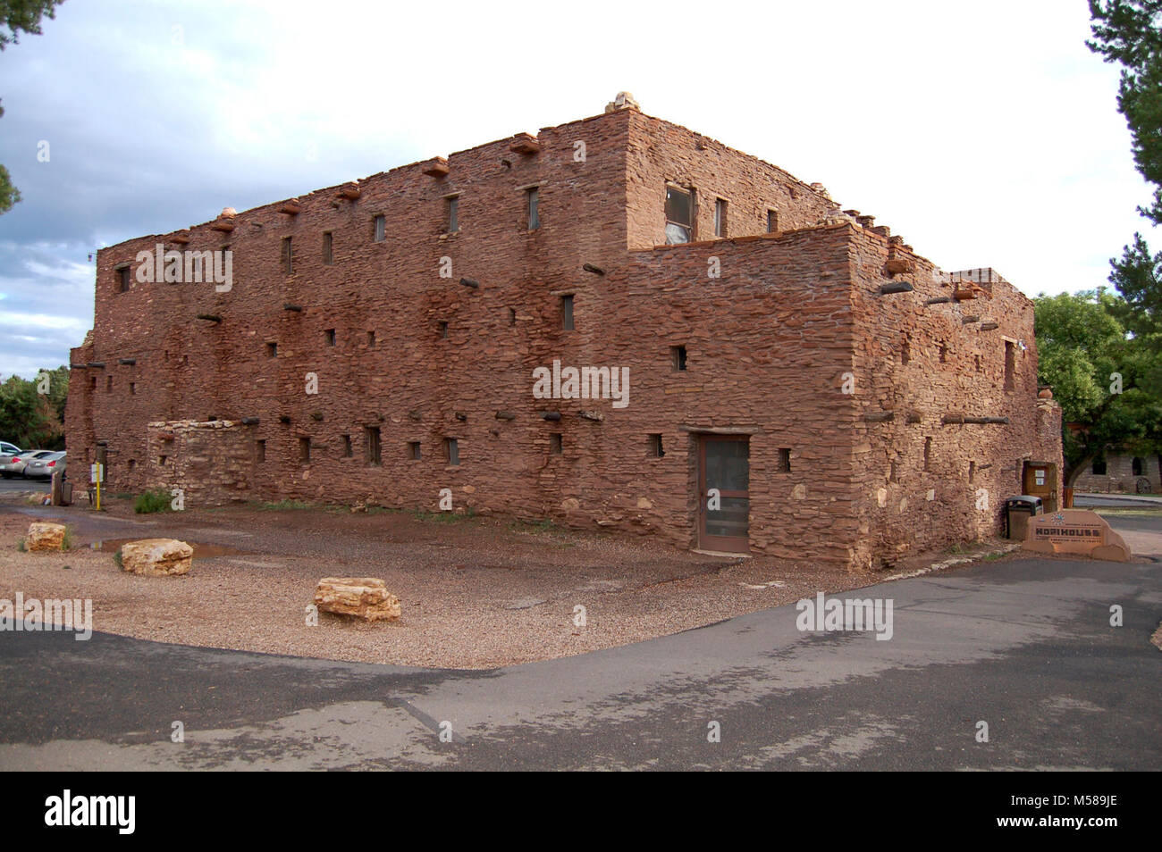 Grand Canyon Hopi House . Grand Canyon National Park's Hopi House (1905 ...