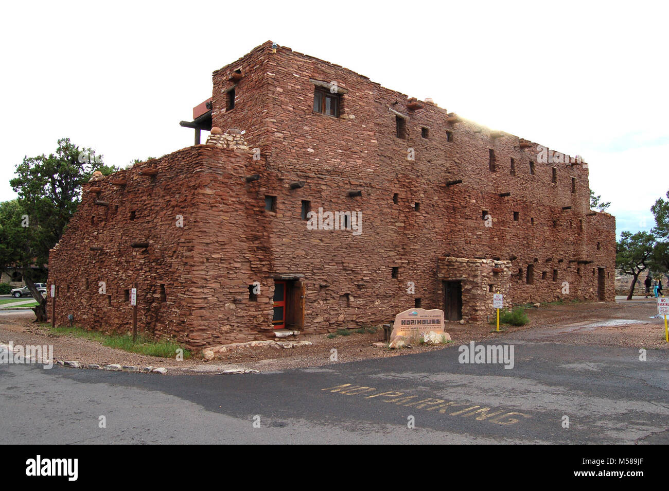 Grand Canyon Hopi House . Grand Canyon National Park's Hopi House (1905 ...