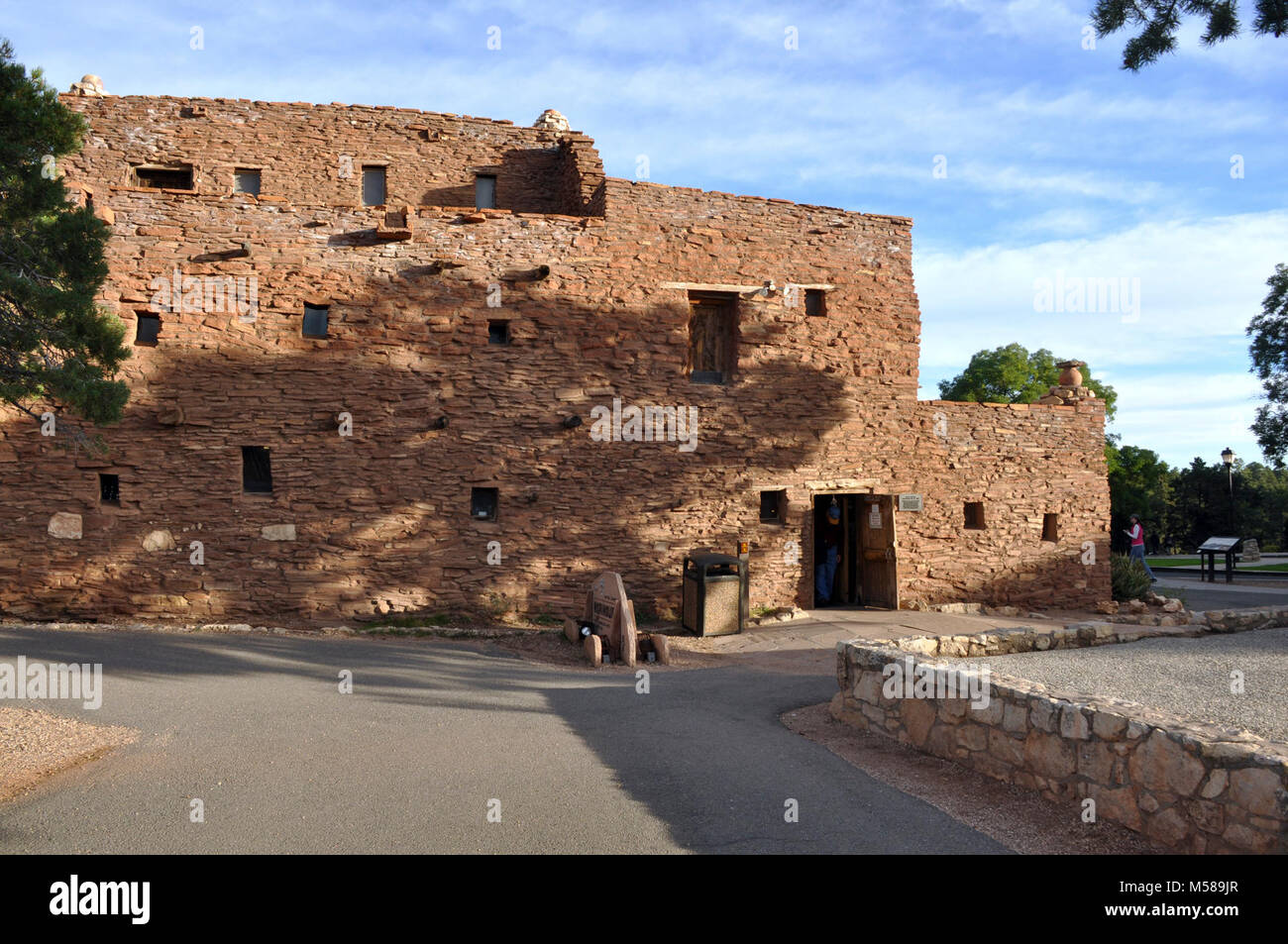 Grand Canyon Hopi House . Grand Canyon National Park's Hopi House (1905 ...