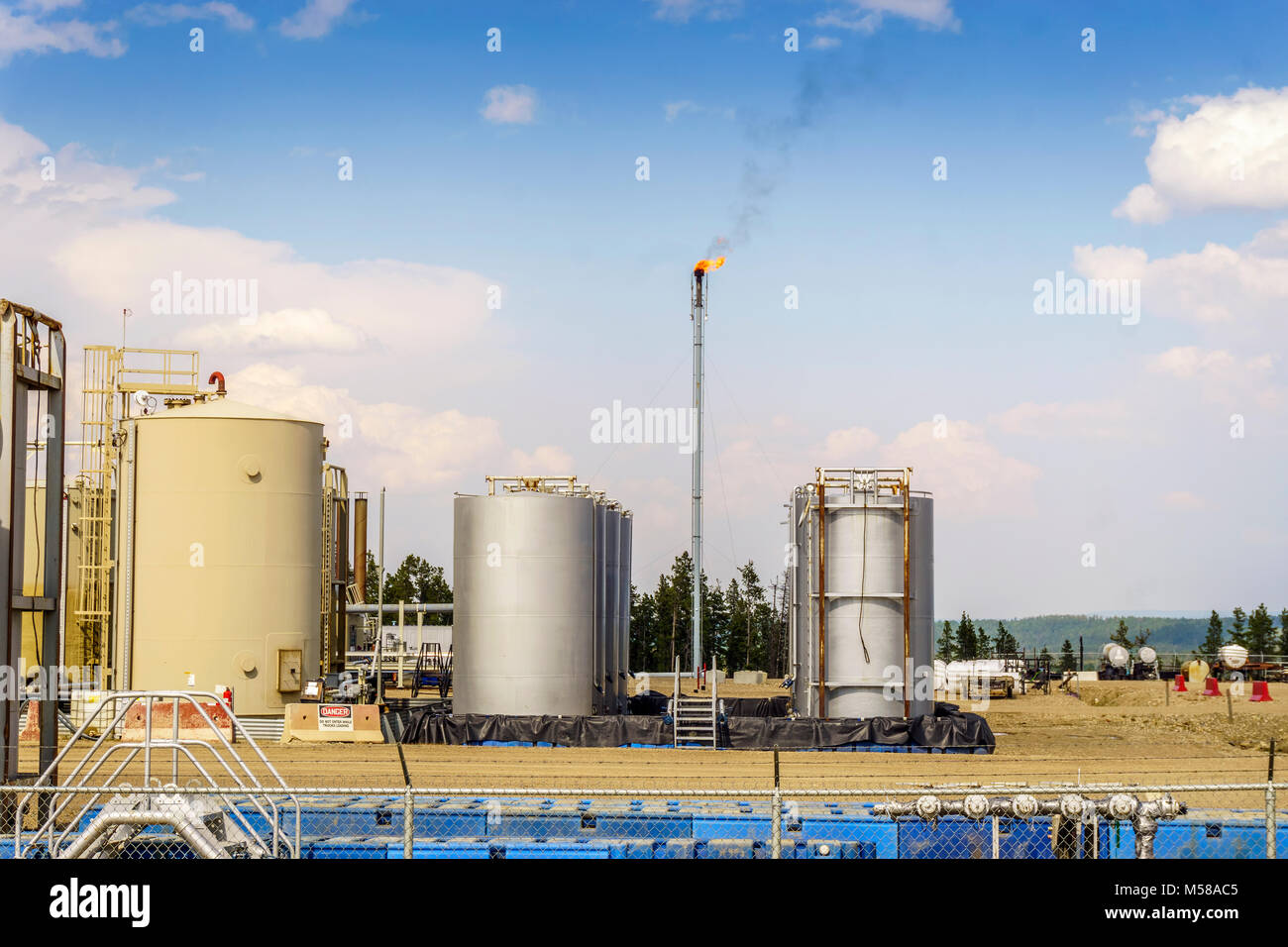 Modern refinery technology hi-res stock photography and images - Alamy