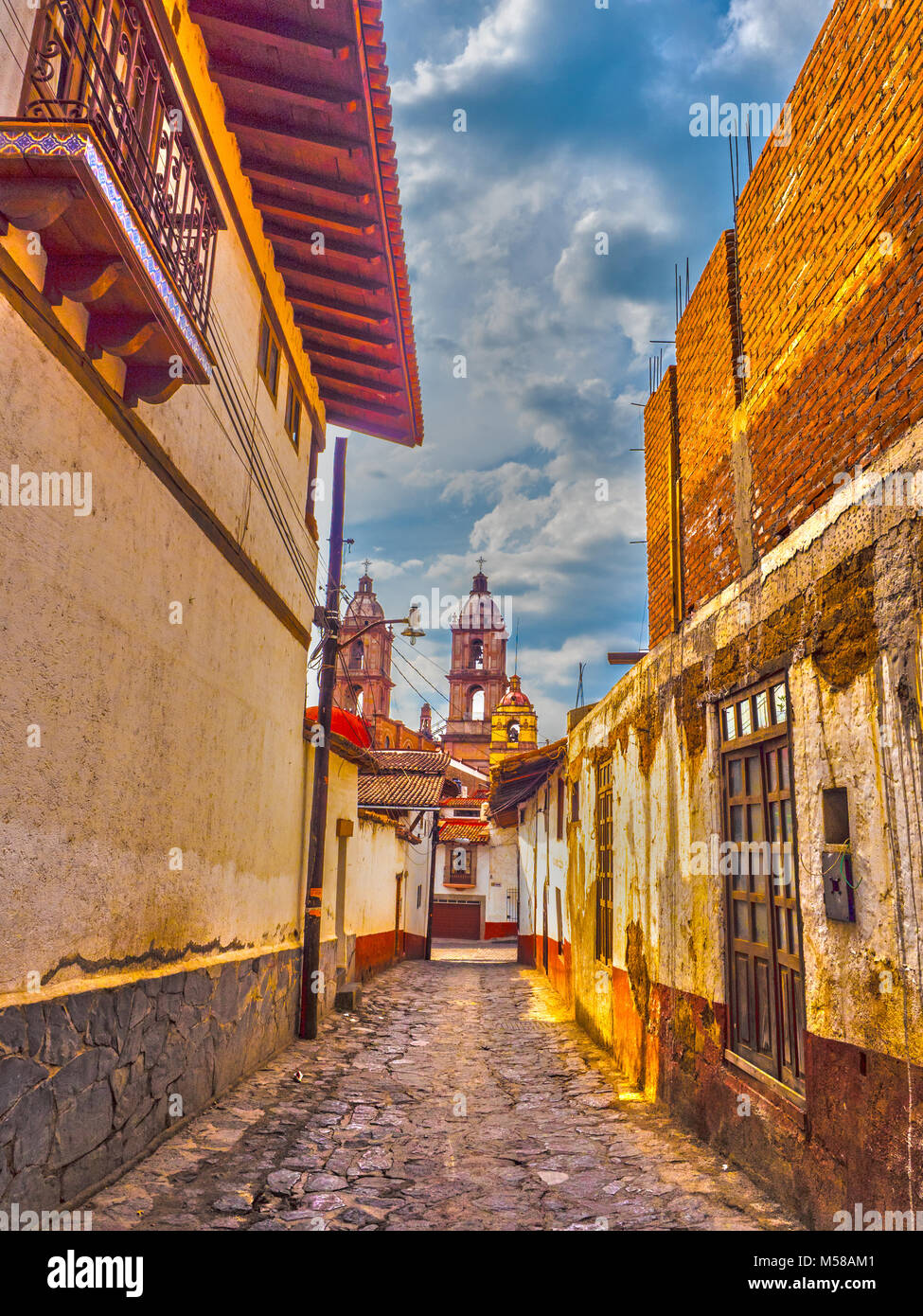Cobblestone Street in Valley de Bravo, Mexico Stock Photo - Alamy