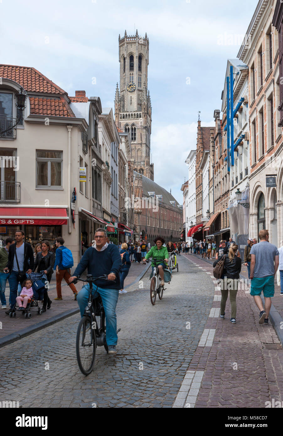 Bruges shopping hi-res stock photography and images - Alamy
