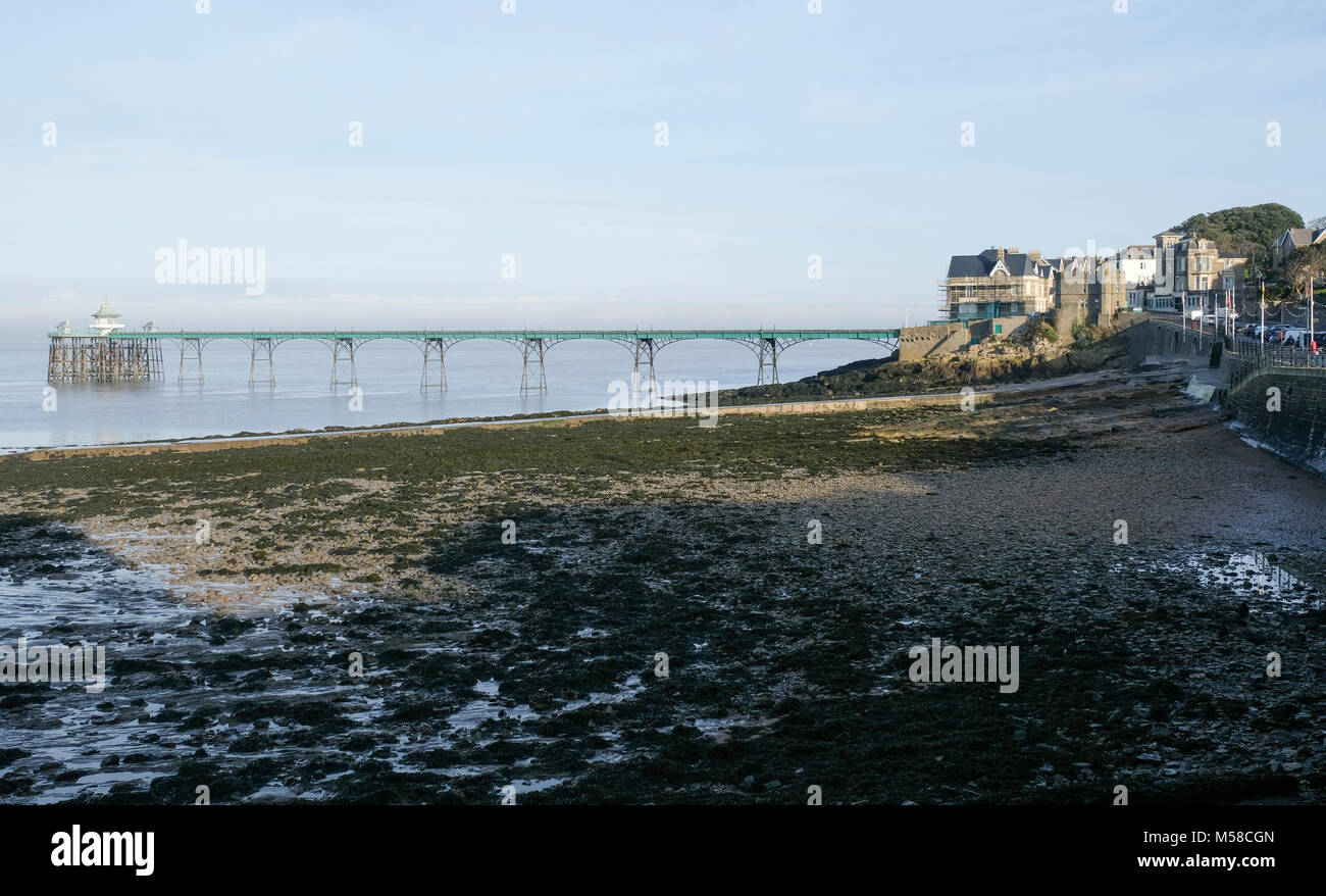 Clevedon pier waterfront hi-res stock photography and images - Alamy