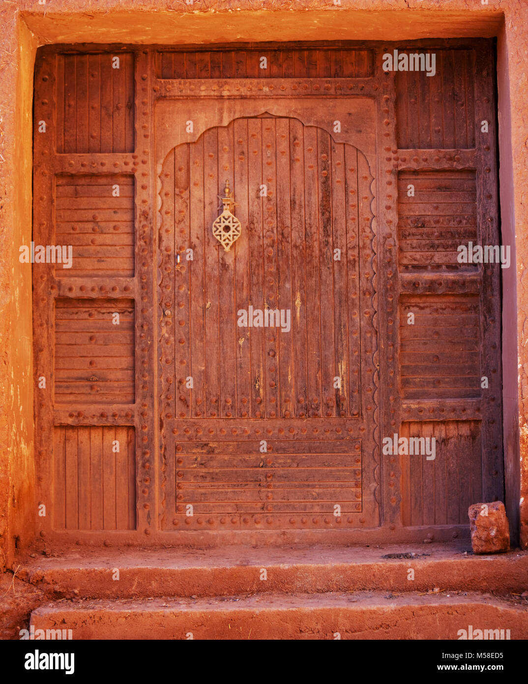 Authentic door in moroccan village Stock Photo - Alamy