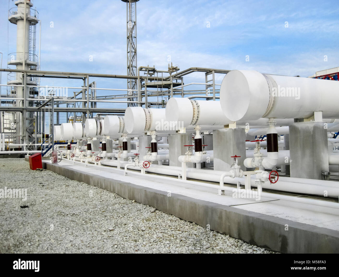 Heat exchanger oil refinery hi-res stock photography and images - Alamy