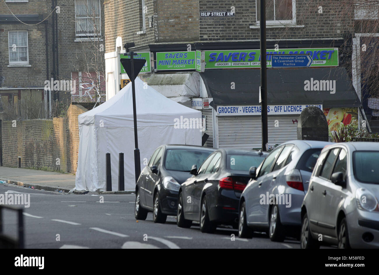 Forensics tent hi-res stock photography and images - Alamy