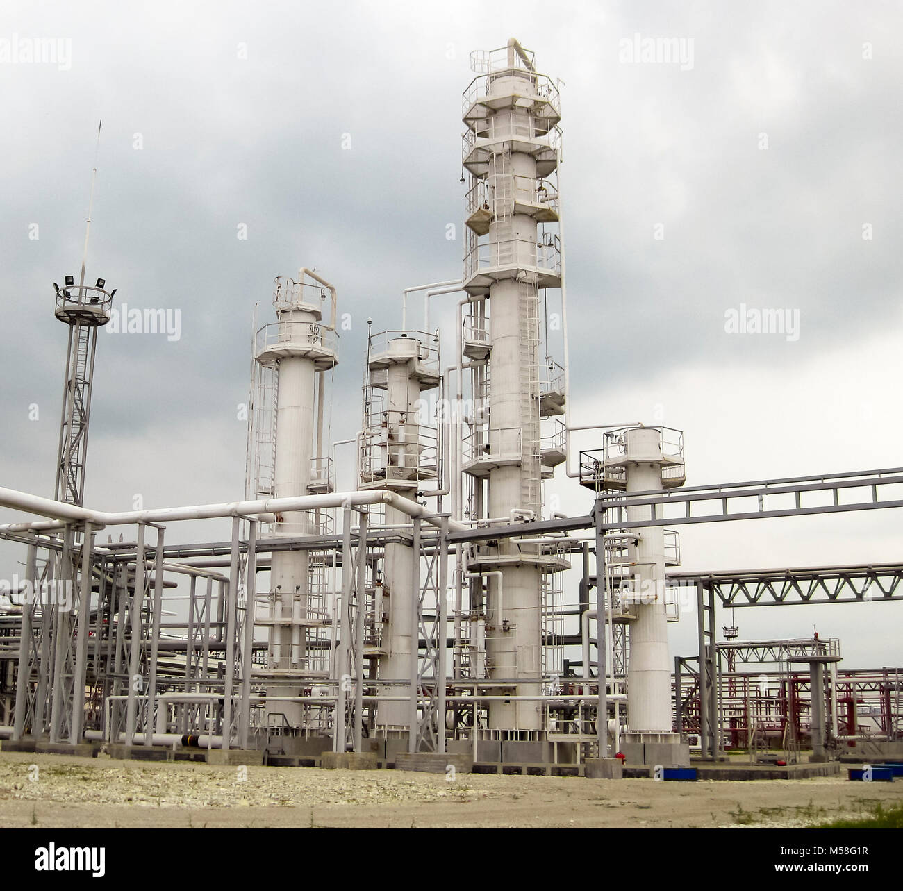 Heat exchanger oil refinery hi-res stock photography and images - Alamy