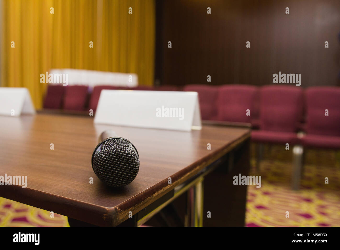 Speaking university auditorium hi-res stock photography and images - Alamy