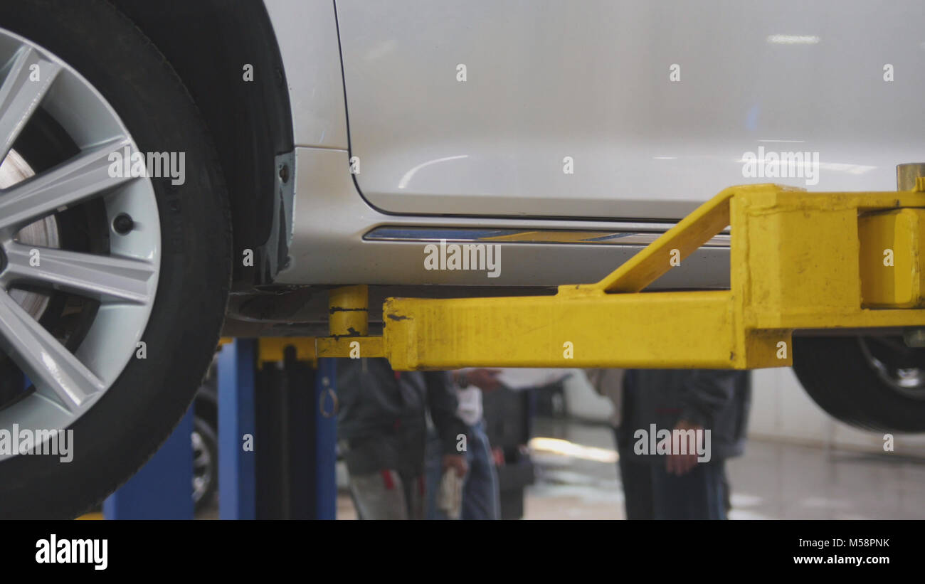 Car lifts automobile service hi-res stock photography and images - Alamy