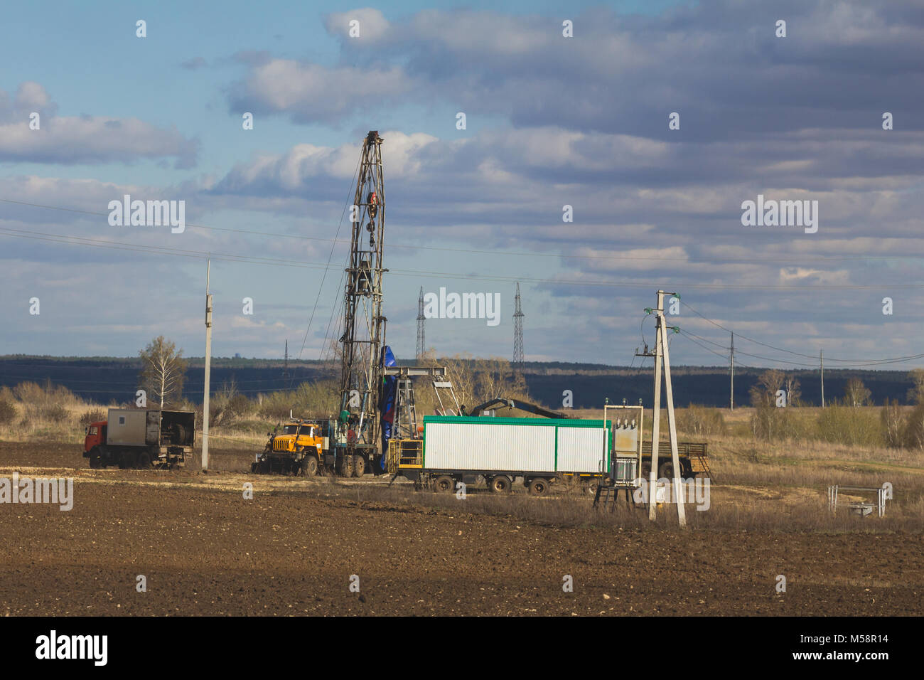 Installation oil pump station hi-res stock photography and images - Alamy