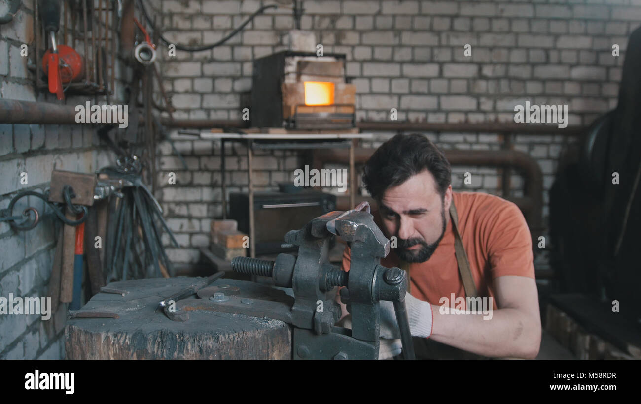 Muscular craftsman hi-res stock photography and images - Alamy