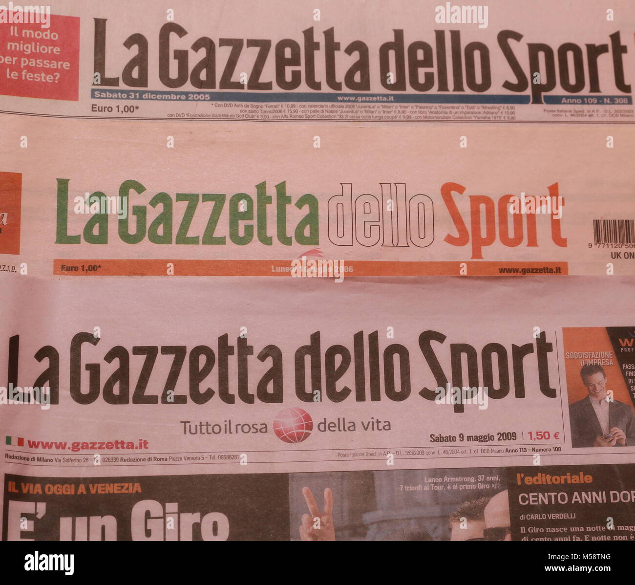 World newspapers collage hi-res stock photography and images - Alamy