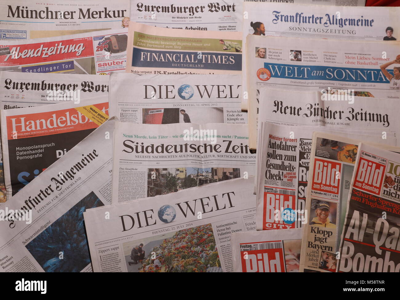 World Newspapers. Collage of paper headlines Stock Photo - Alamy