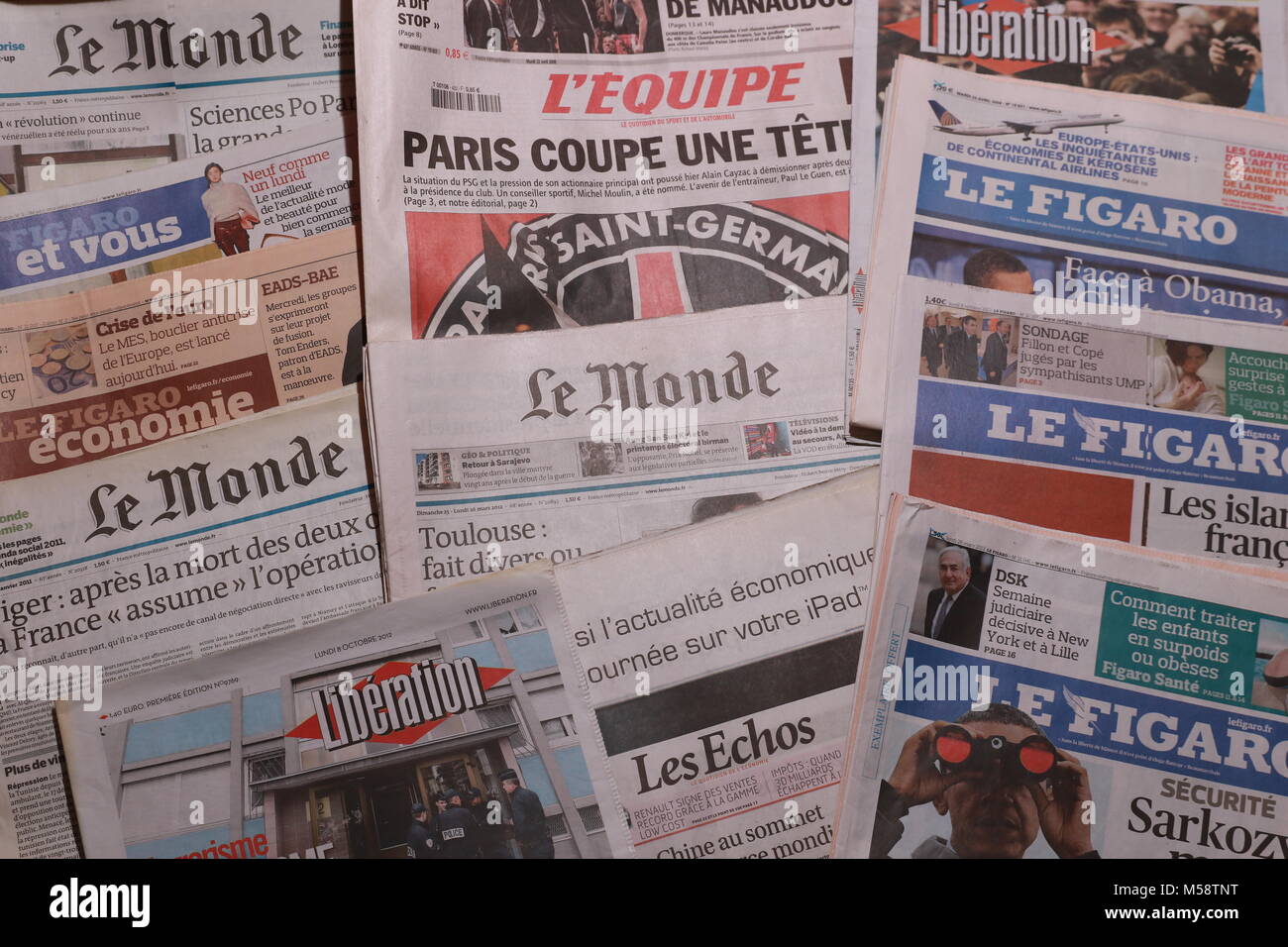 World Newspapers. Collage of paper headlines Stock Photo - Alamy