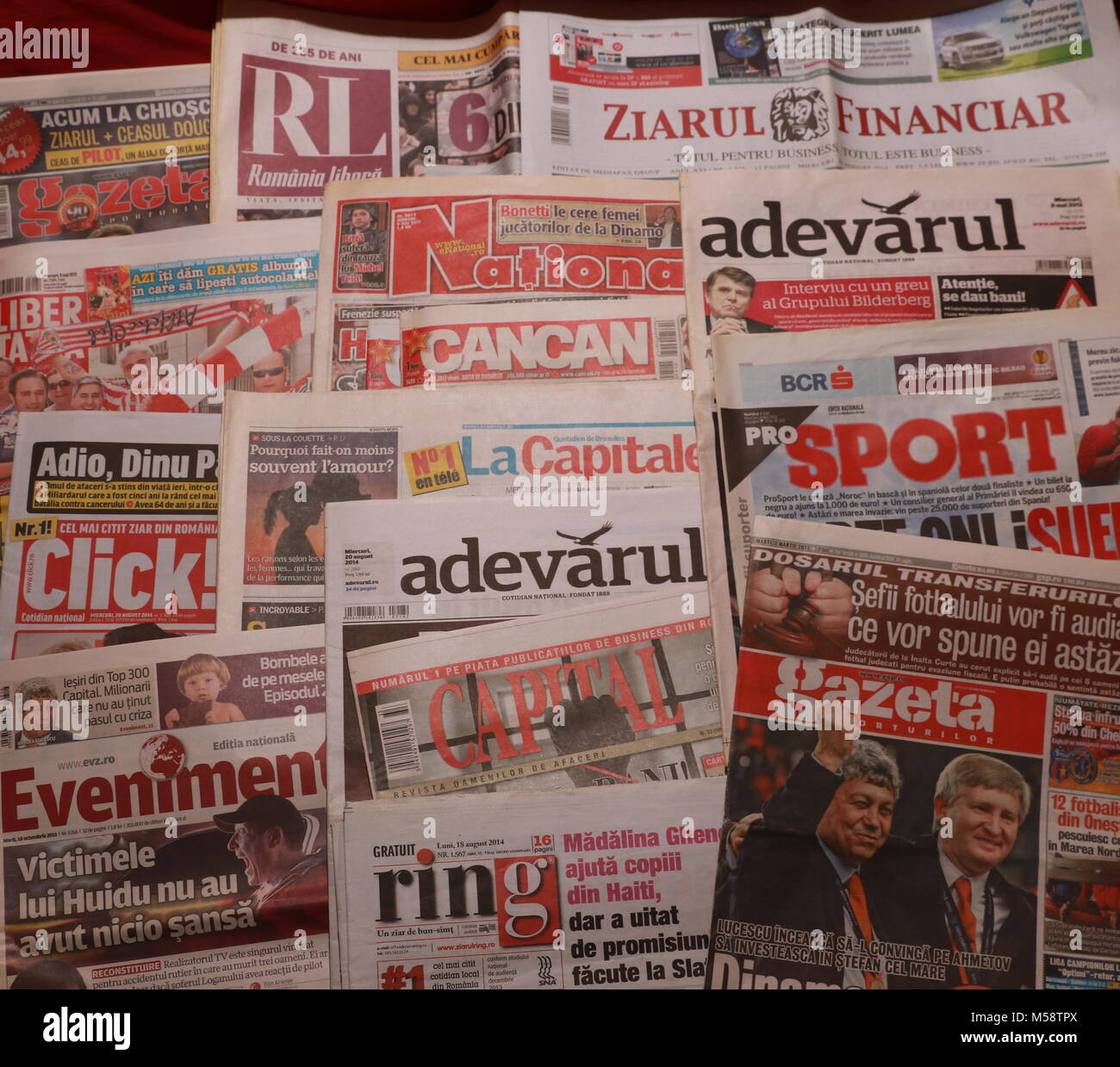 World newspapers collage hi-res stock photography and images - Alamy