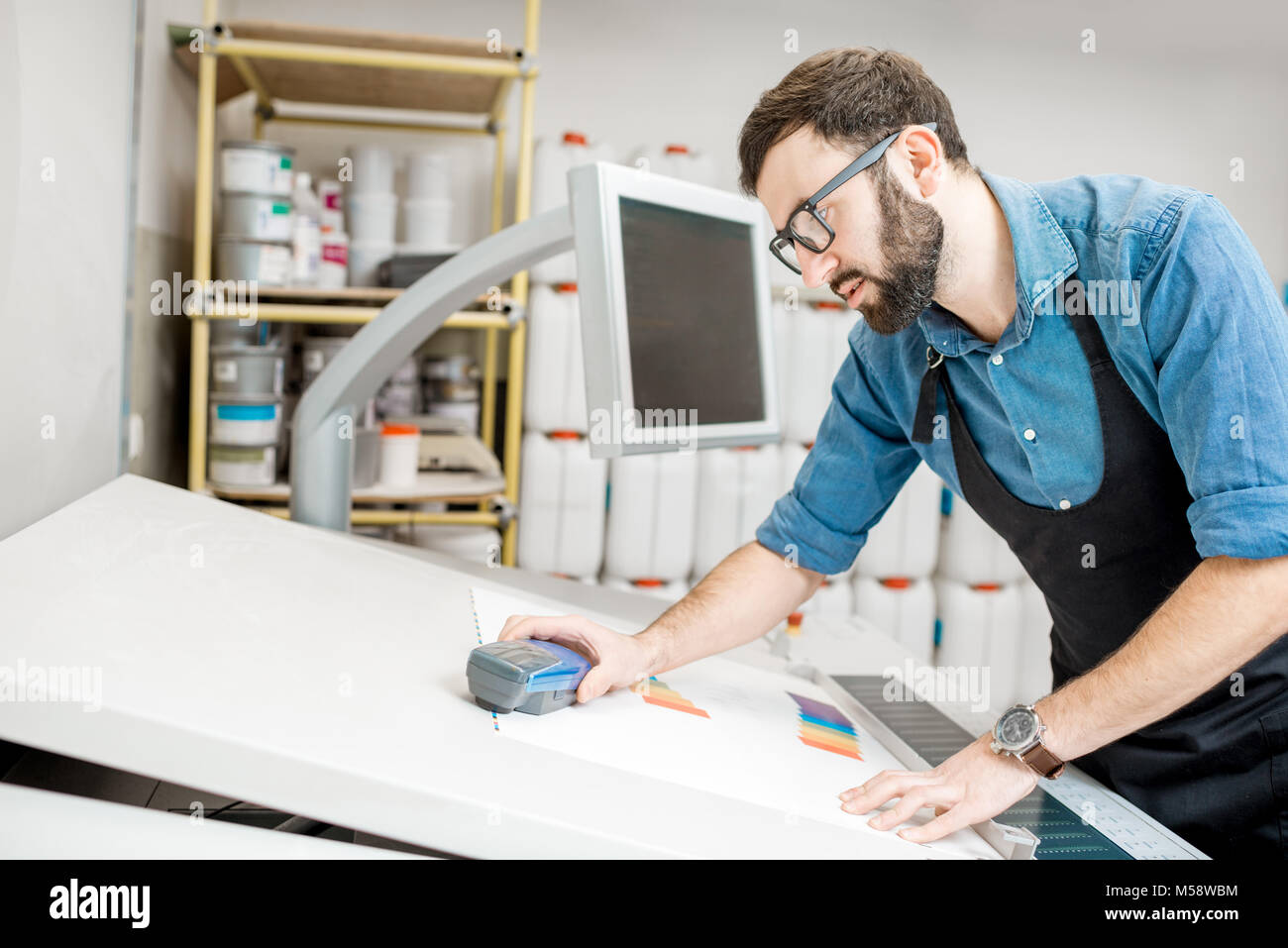 Spectrometer screen hi-res stock photography and images - Alamy