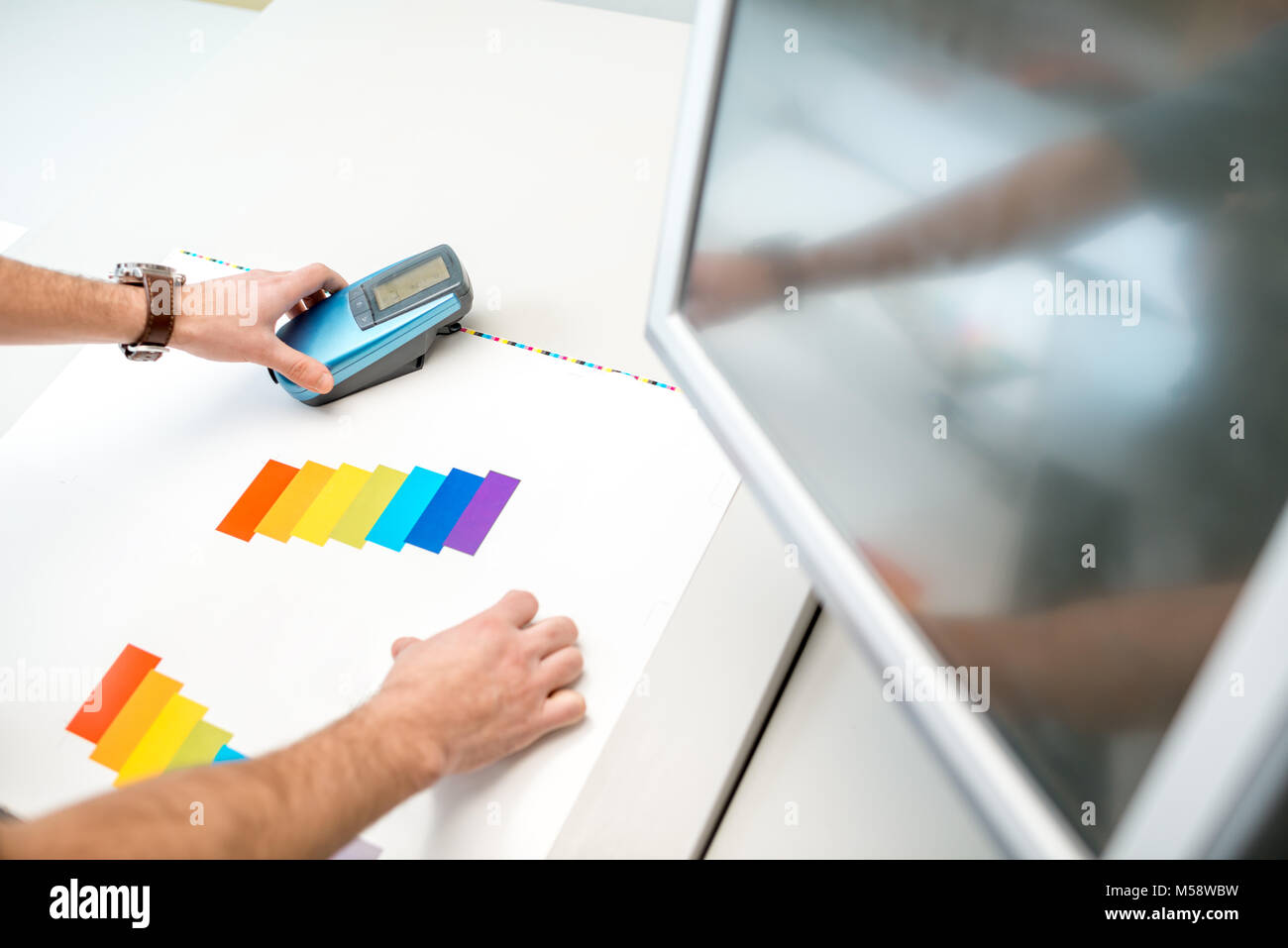 Measuring color with spectrometer tool Stock Photo - Alamy