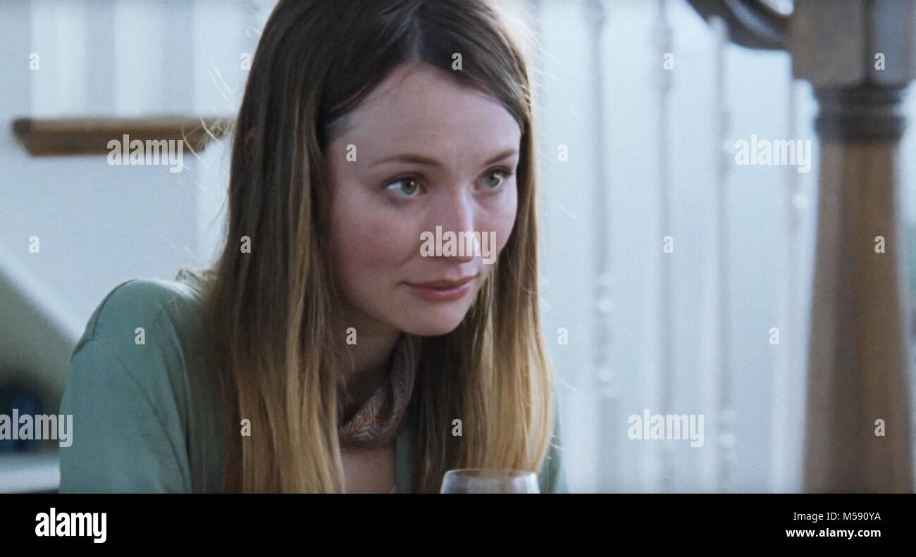 GOLDEN EXITS, Emily Browning, 2018. © Vertical Entertainment/courtesy ...