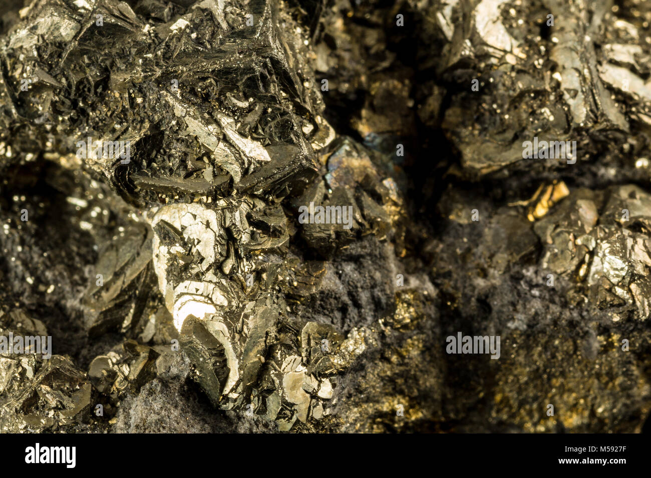 Shining gold hi-res stock photography and images - Alamy