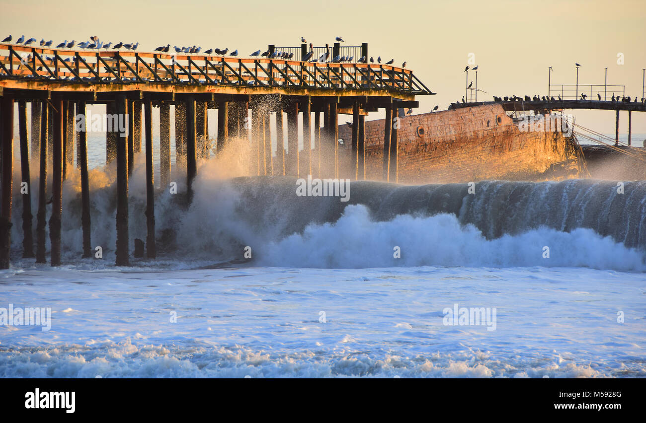 Cement ship aptos hi-res stock photography and images - Alamy