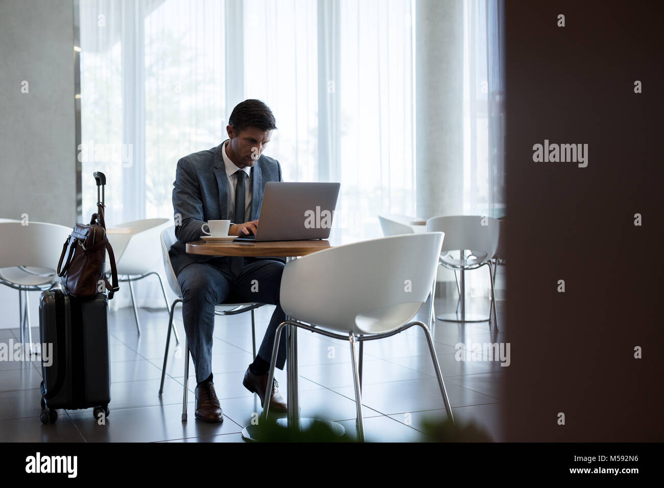Lobby waiting area hi-res stock photography and images - Alamy