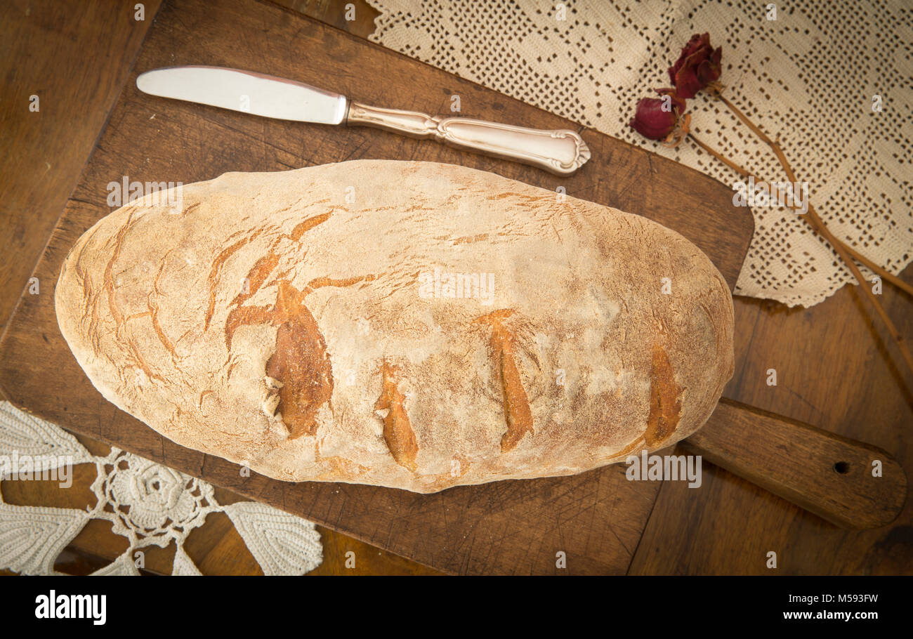 Traditional polish bread on a vintage cutting board Stock Photo - Alamy