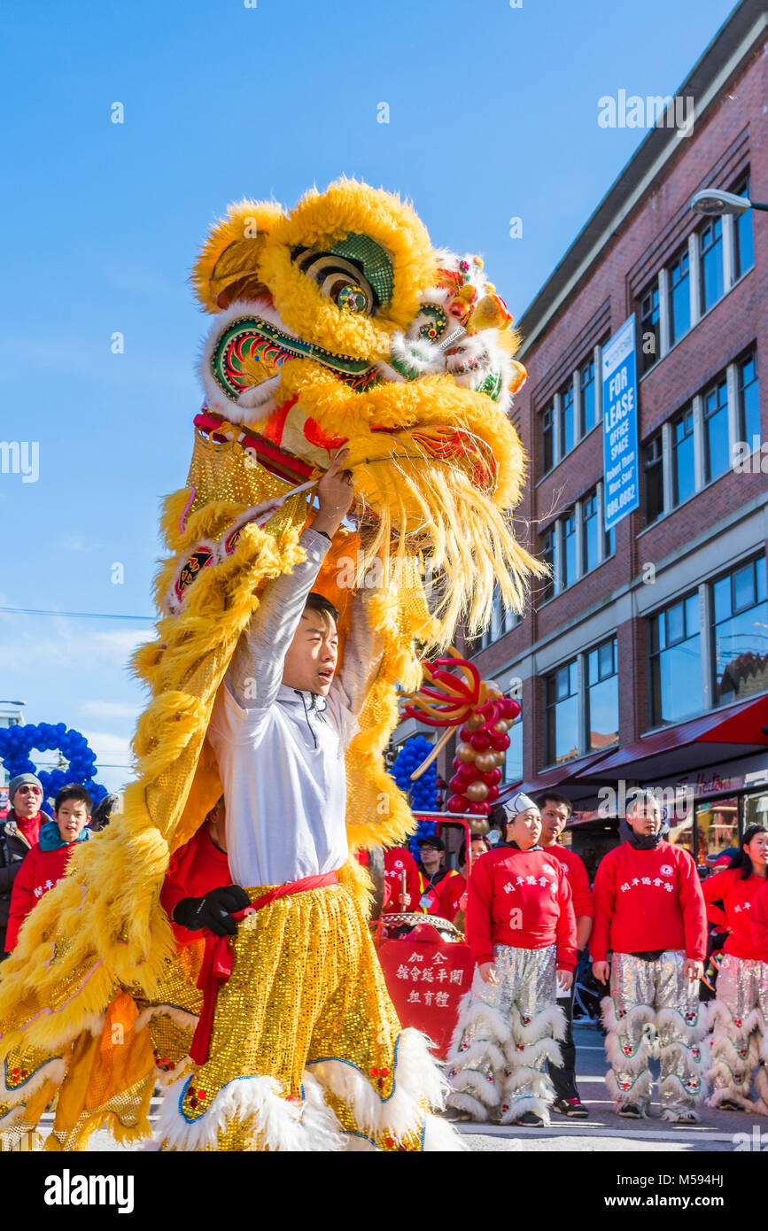 Lion dance lion chinatown hi-res stock photography and images - Alamy