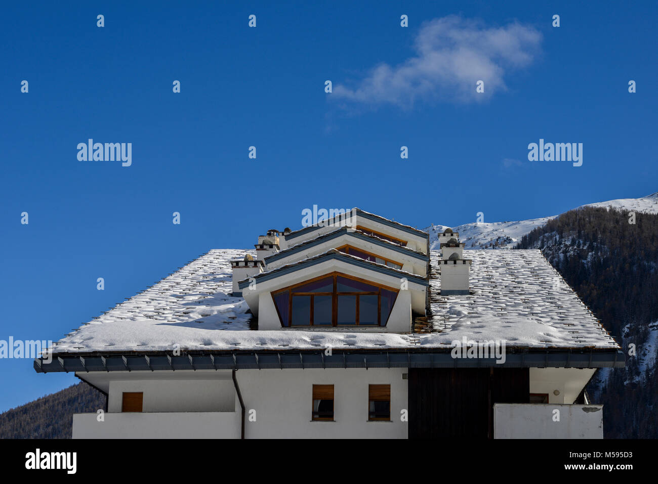 Skylight in a roof hi-res stock photography and images - Alamy