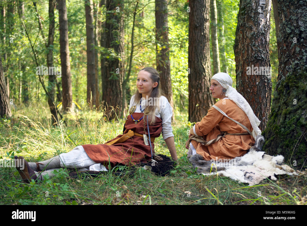 Two young peasant women hi-res stock photography and images - Alamy