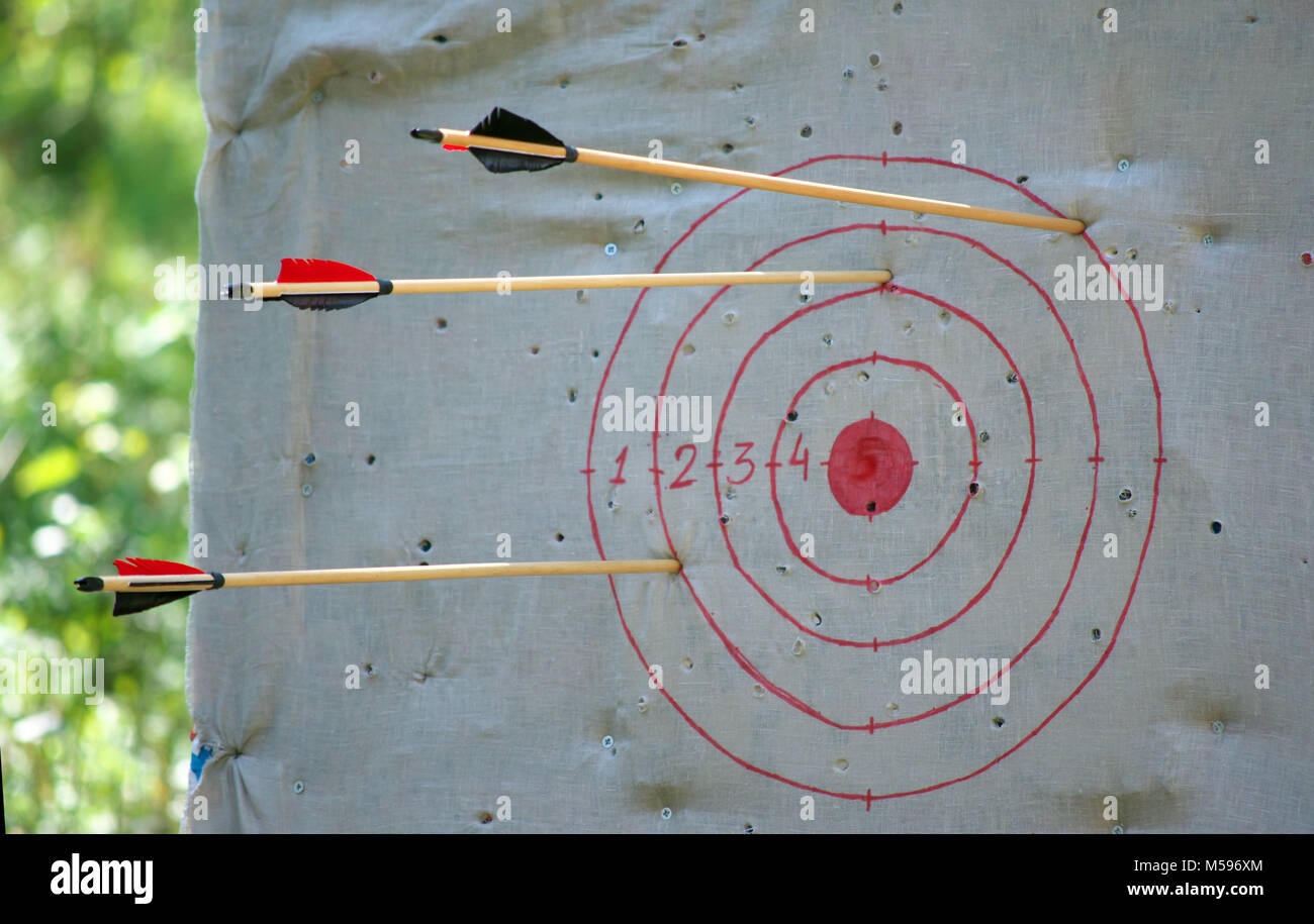 The arrows sticking out of target edges Stock Photo - Alamy