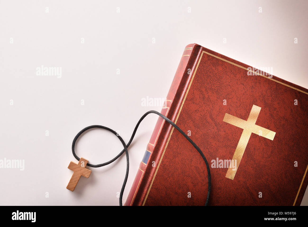 Protestant empty cross symbol hi-res stock photography and images - Alamy