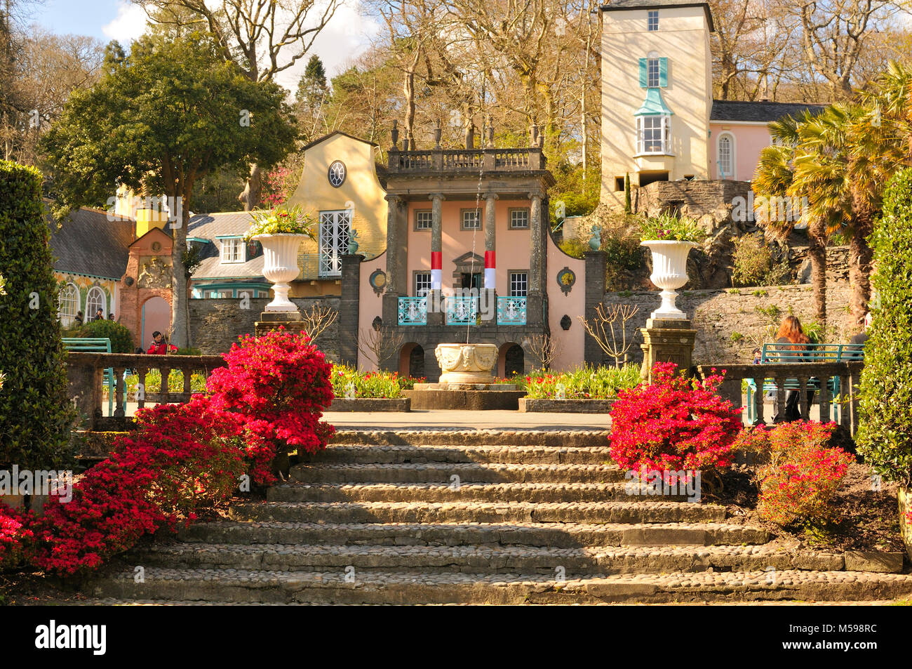 Bright coloured buildings hi-res stock photography and images - Alamy