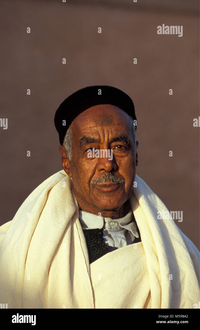 Libya. Ghadames oasis. Sahara desert. Local Berber man. Portrait Stock ...
